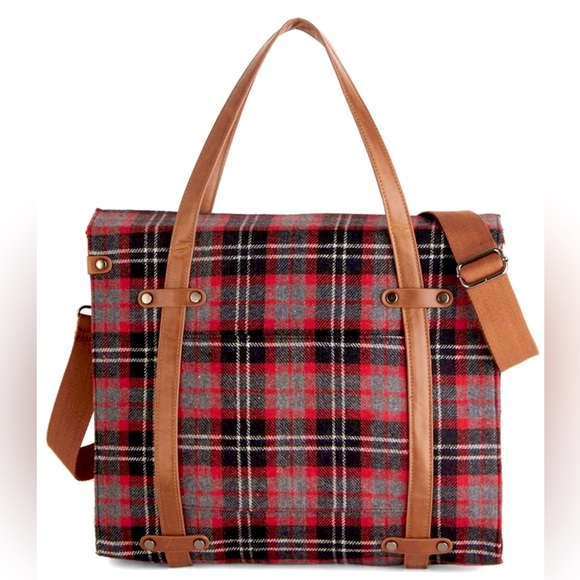 Modcloth | Bags | Modcloth Camp Director Zipped Laptop Tote Plaid ...